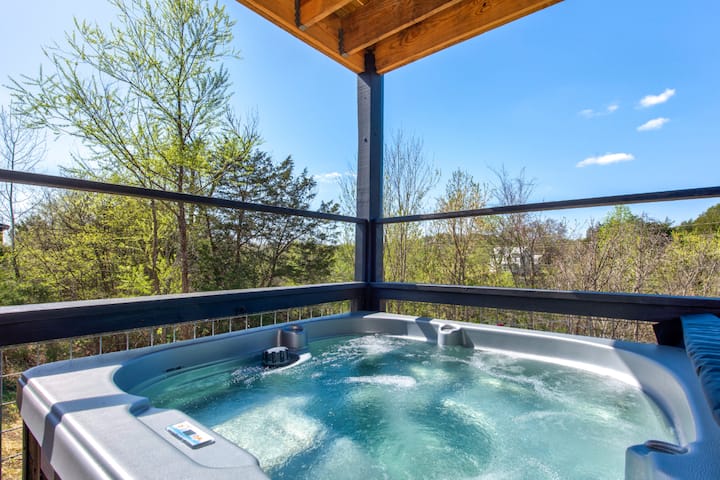 Cozy 3bd Near Lake! Hot Tub + Pool Access + Games* - Douglas Lake, TN