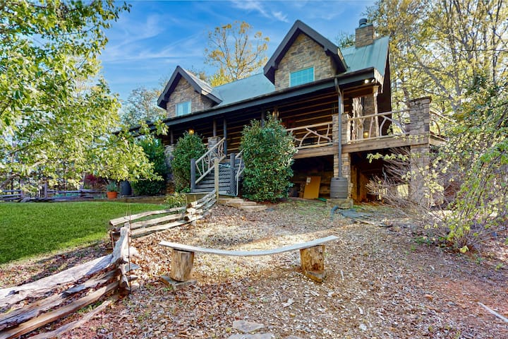3br Cabin W/mountain Views, Balcony & Fireplace - Carolina del Norte