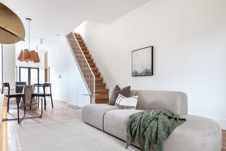 The Lewis Townhouse - Toronto