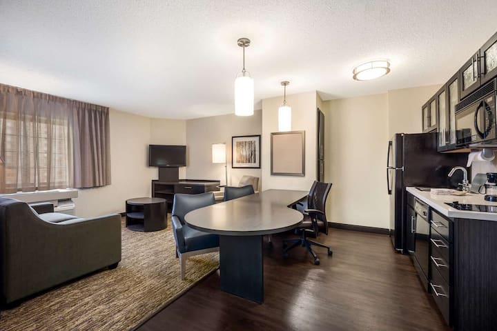 Stay Together: 4 Pet-friendly Suites W/ Kitchens - Brentwood, TN