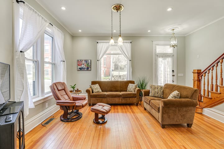 Walk Downtown: Inviting Historic Home In Dubuque! - Dubuque, IA