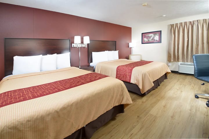 Paducah Value Stay! Right Off I-24 + Free Parking - Paducah, KY