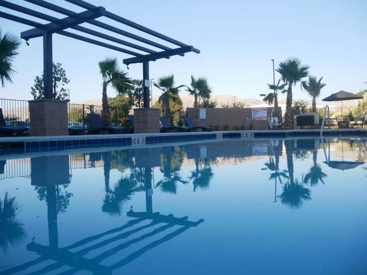Your Silicon Valley Base | Rooftop Views & Fitness - Santa Clara, CA