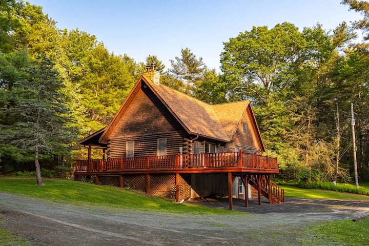 Pucky Pines: 20 Mins To Holiday Mtn W/ Hot Tub - Bethel