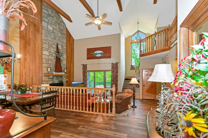 Chetola Adirondacks 4 | Fireplace, Pool, Spa - Blowing Rock, NC