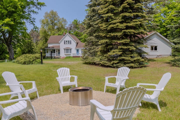 Lakeside Acres - Kewadin, MI