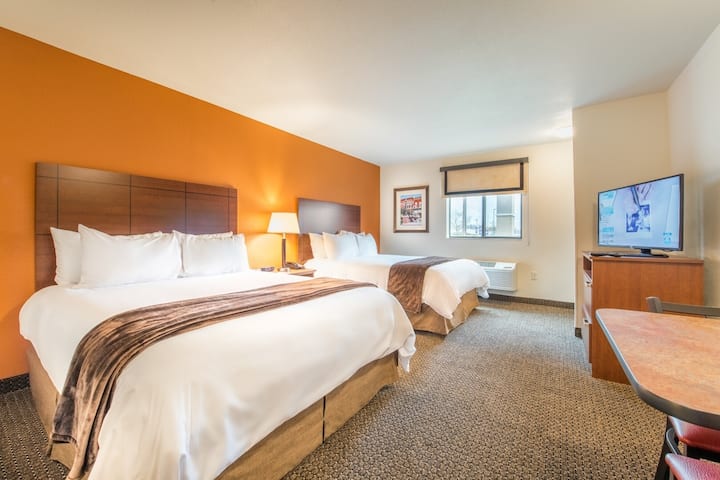 Convenient Stay! Kitchen, Parking, Pet Access - Kalispell, MT