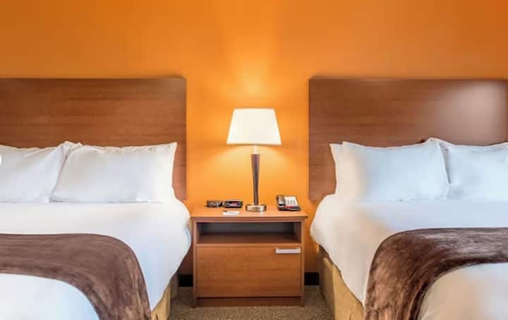 2br Retreat With Kitchen! Pet Access, Free Parking - Kalispell, MT