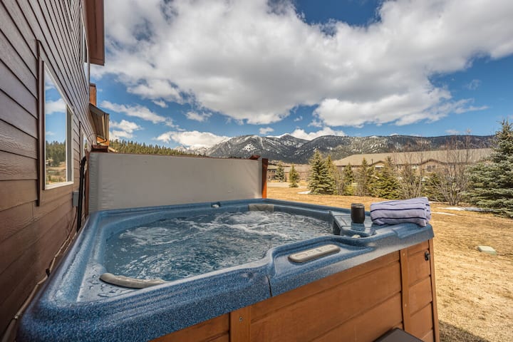 Private Hot Tub & Fireplace Near Town Center - Big Sky, MT