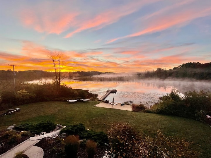 Lakefront Private Lodge & Carriage House-65 Acres - Big Rapids, MI