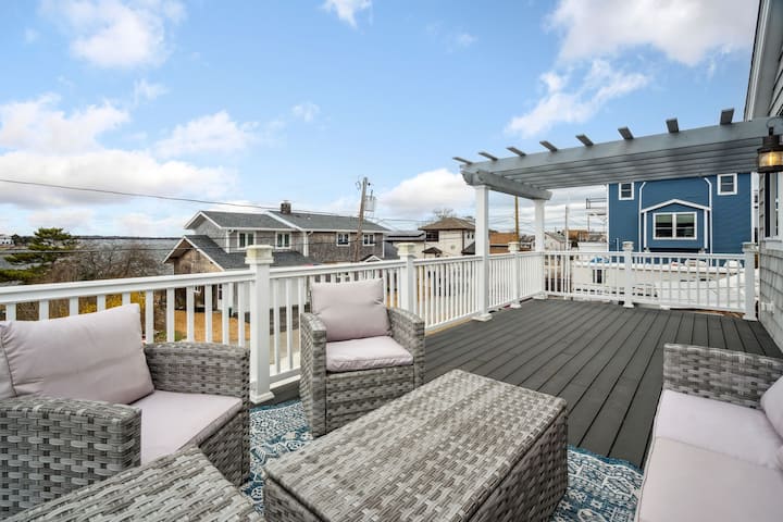 Plum Time | Water Views | Decks | Walk To Basin - Newburyport, MA