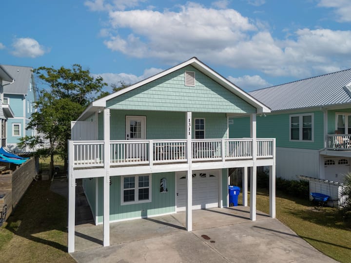 Casa Bonito | 5 Bedroom 3 Bathroom Beach House - Carolina Beach, NC