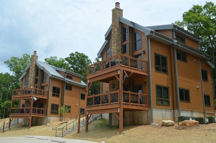 3-bedroom Cabin (2 Queen Beds/1-bunk Beds) - Echo Bluff State Park, Eminence