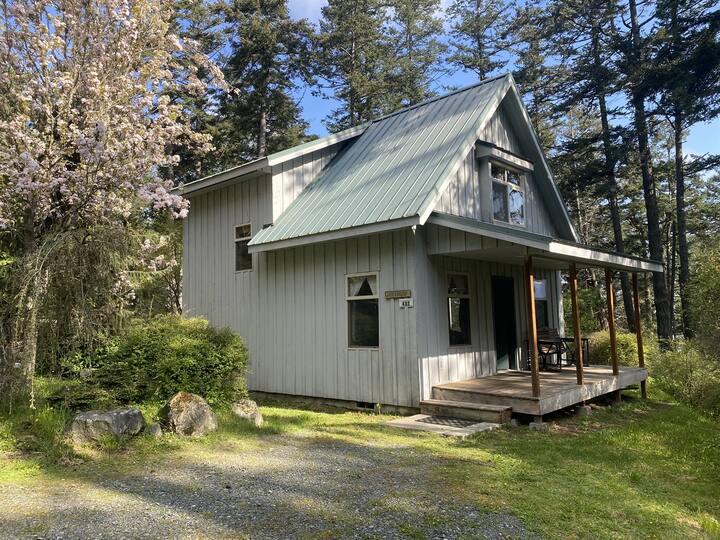 Quiet Family-oriented House At Laughing Moon Farm - Orcas Island, WA