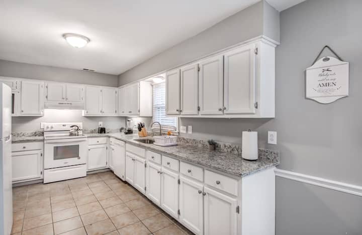 Cozy Patio, Mins To Downtown! Cordova Colonial - Germantown, TN