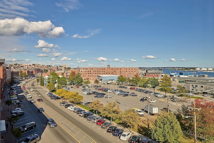 Explore Portland | 4 Family Rooms, Prime Location - Portland, ME