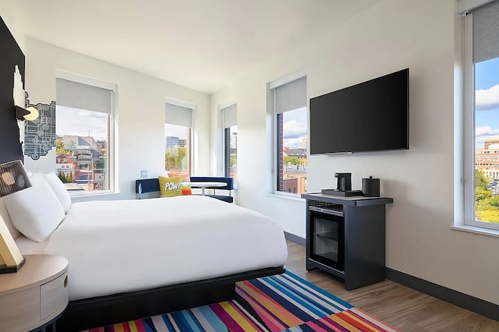 The Perfect Place To Stay! Pet-friendly, Parking! - Portland, ME