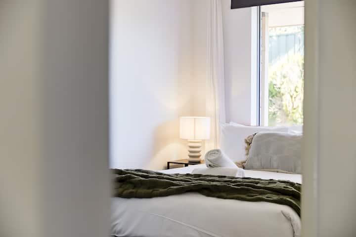 Cosy Corner Retreat By Swanbnb Management - Fremantle Station