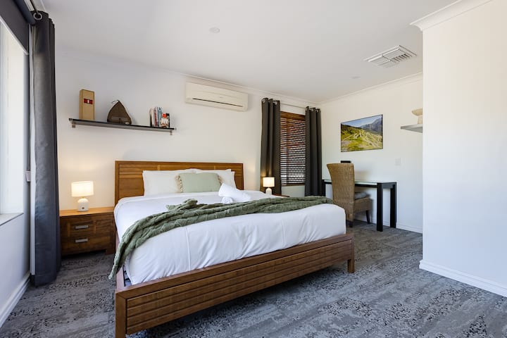 Cosy Corner Retreat By Swanbnb Management - Coogee