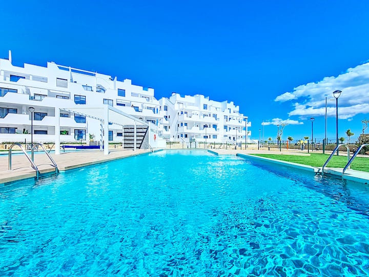 South West Apartment With Pool Views - Los Alcázares