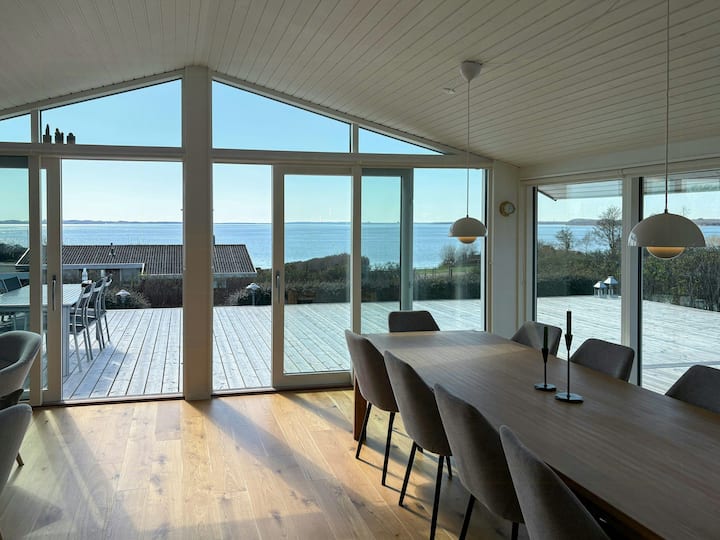 Newly Renovated Holiday Home With Aarhus Bay Views - Denmark