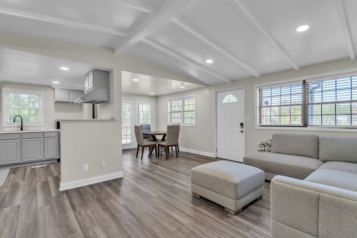 New! Peaceful Pet Friendly Chesapeake Escape - Running Hare Vineyard, Prince Frederick