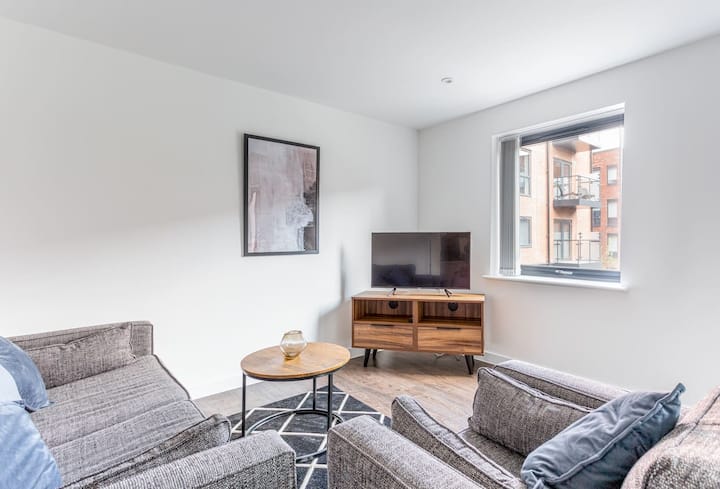 Bright And Spacious 2 Bedroom Apartment In York - York