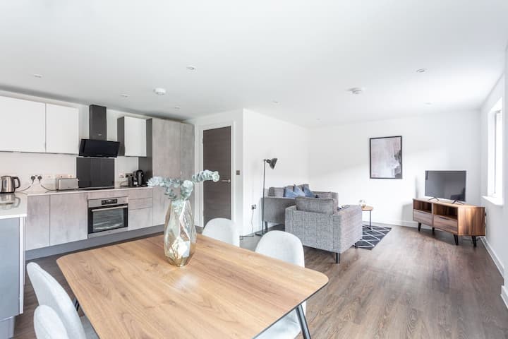 Bright And Spacious 2 Bedroom Apartment In York - 요크