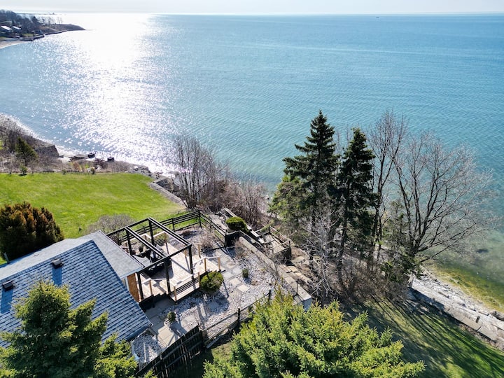 Waterfront Cottage W/lake Views From Deck - Port Dover