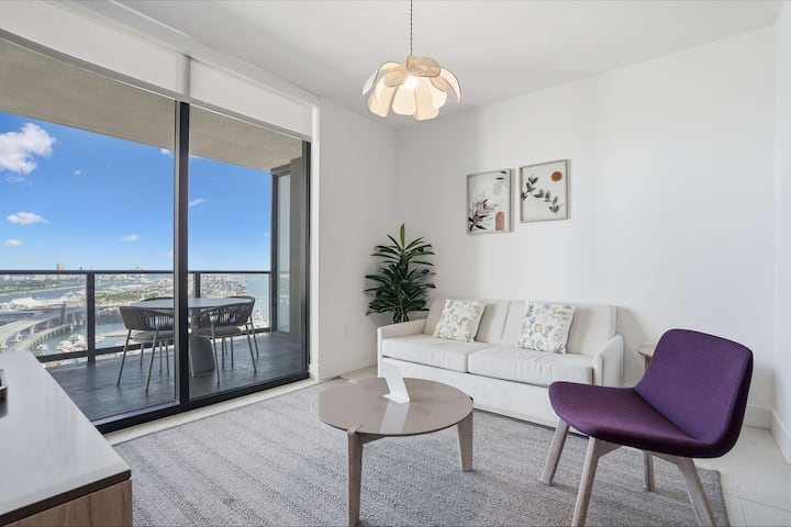 31st Floor Ocean Views & Private Balcony - Miami