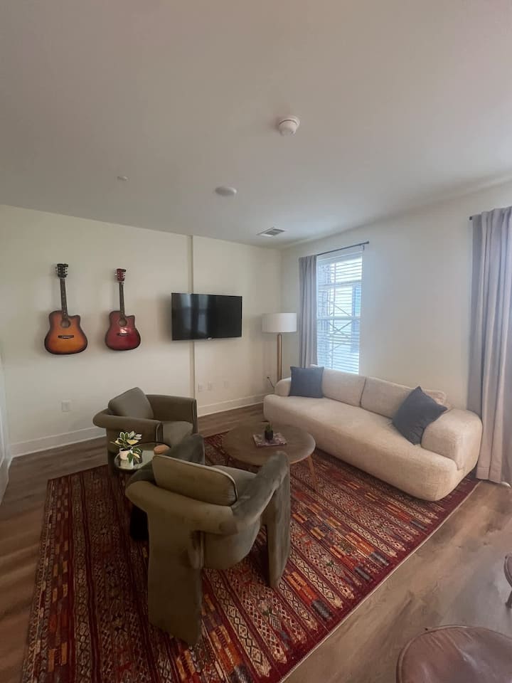 Writers Round | Walk To Broadway! - Nissan Stadium Nashville