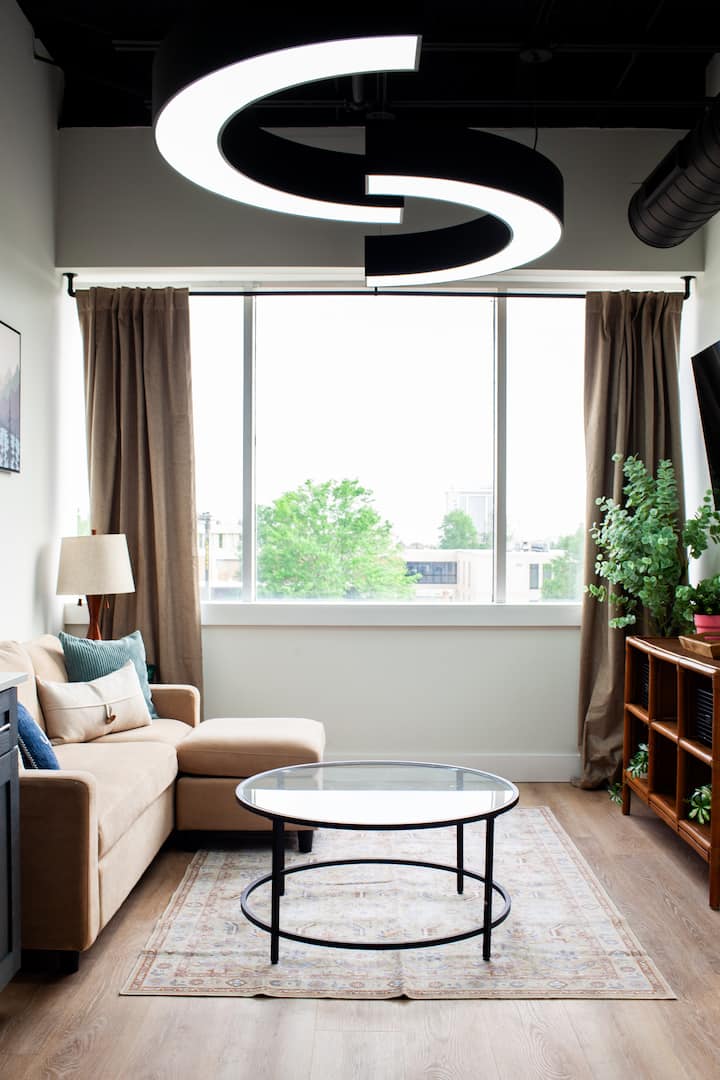 Sophisticated 2br/2ba Escape | Capitol Views - Montgomery, AL