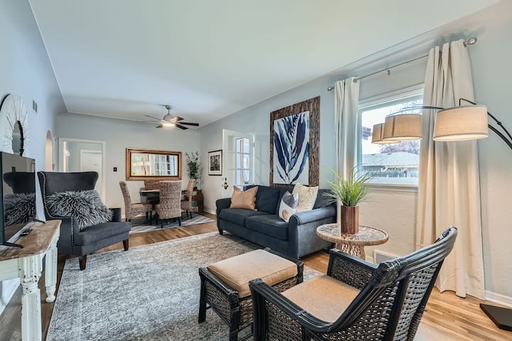 Lakewood Gem • Near Red Rocks, Parks & More - Lakewood, CO