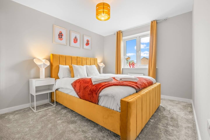 Executive 4-bed House | Free Parking | Contractors - Coventry