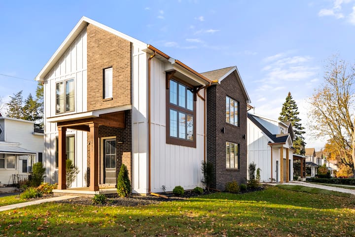 The Graduate | Refined Luxury Dt - Bowling Green, OH