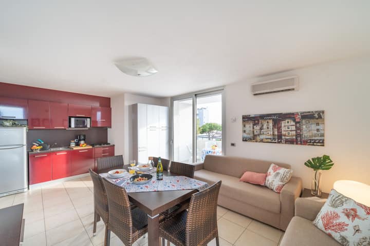 Grand Espace Et Confort Complet Dans Les Moindres - Lignano Sabbiadoro