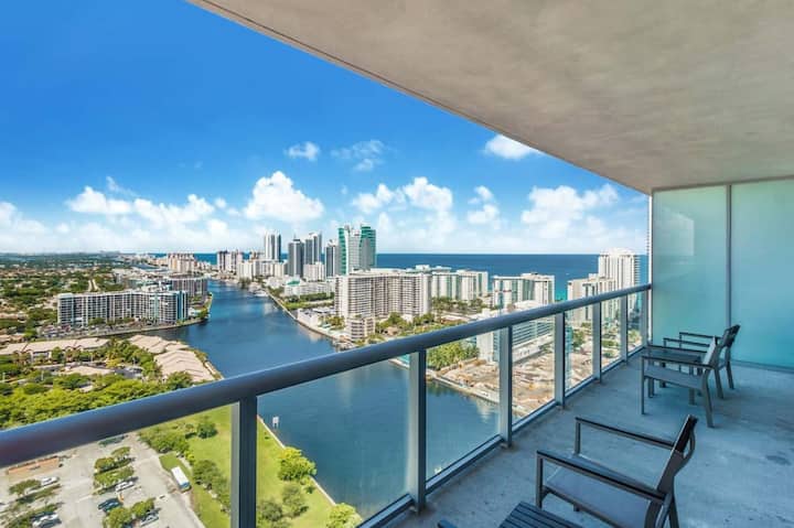 Waterfront Escape - Beachside Services -28th Floor - Hallandale Beach, FL