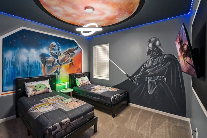 Epic 12br Disney-theme Lakefront Villa | Sleeps 30 - Kissimmee