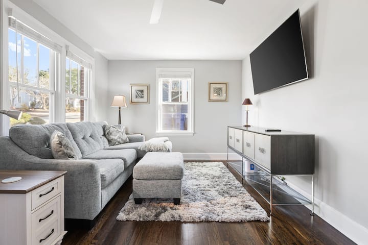 Earlewood 2br Bungalow | Designer Yard + Grill - Columbia, SC