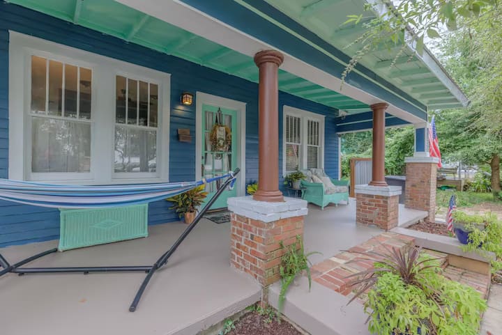Eclectic East Hill Escape, Hot Tub In Zen Oasis - Pensacola, FL