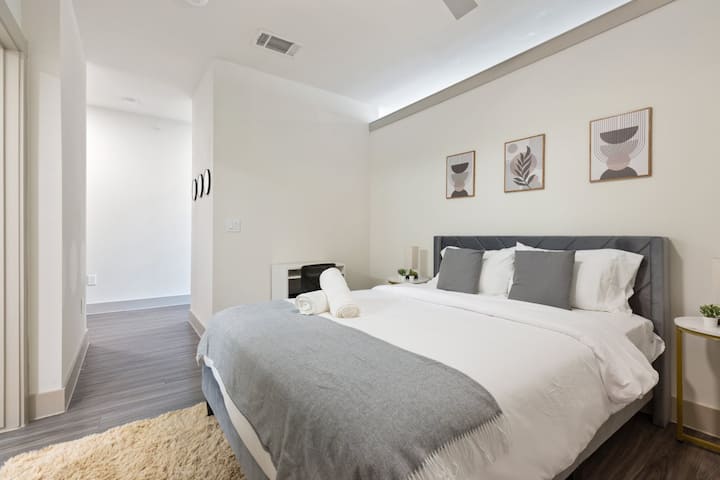 Fresh 1 Br Near Dallas Medical District + Parking - Dallas