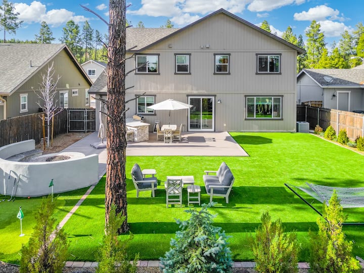New| Alamo Alpine Retreat | Sleeps 11 | 3 Showers - Flagstaff, AZ