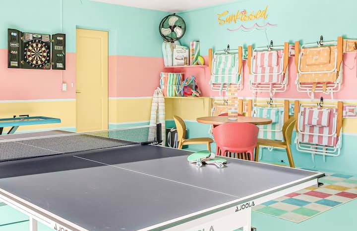 3 Blks To Beach + Sun Soak Game Room + Cabana Bar! - Anna Maria Island, FL