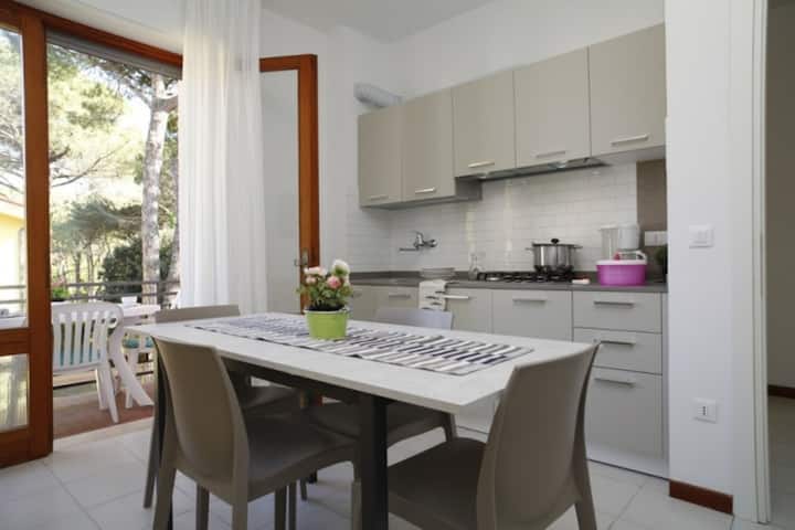 Maison De Vacances Spacieuse Dans Un Endroit Confo - Lignano Riviera