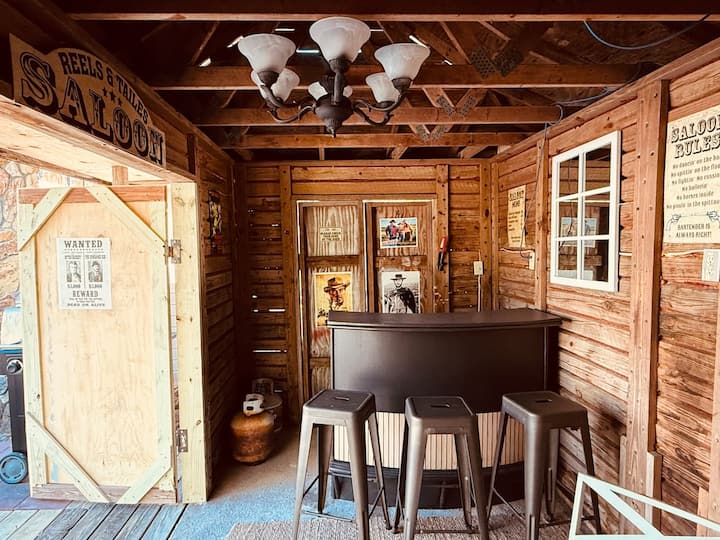 Waterfall Heated Salt Pool Games King Beds Springs - Spring Hill, FL