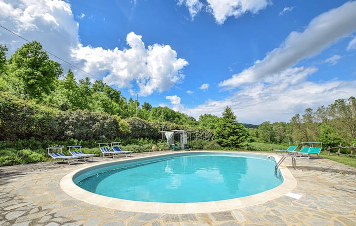 Cozy Apartment In Croce Di Castiglione - Città di Castello