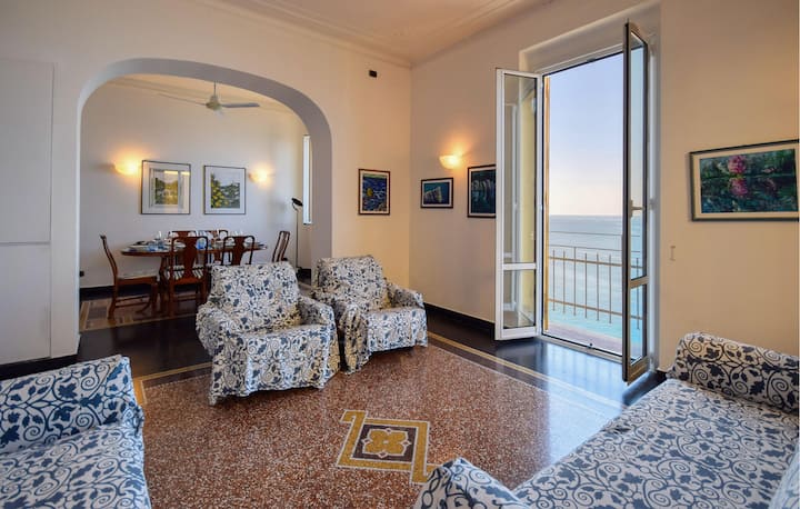4 Bedroom Lovely Apartment In Camogli - Camogli