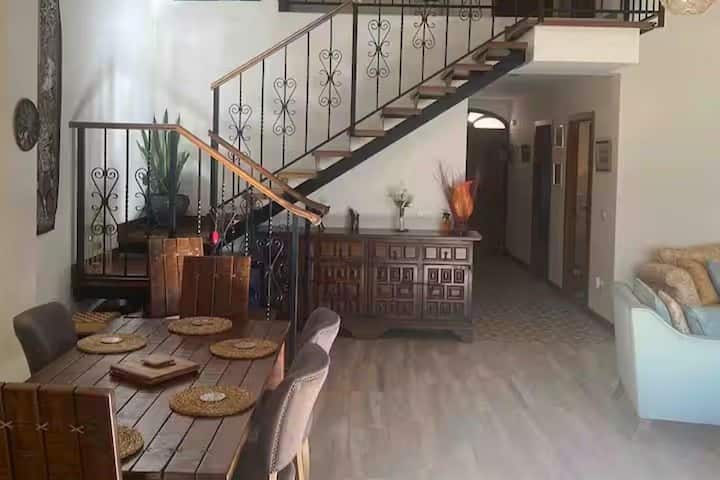House -Sleeps 6-garden-fireplace - Alicante