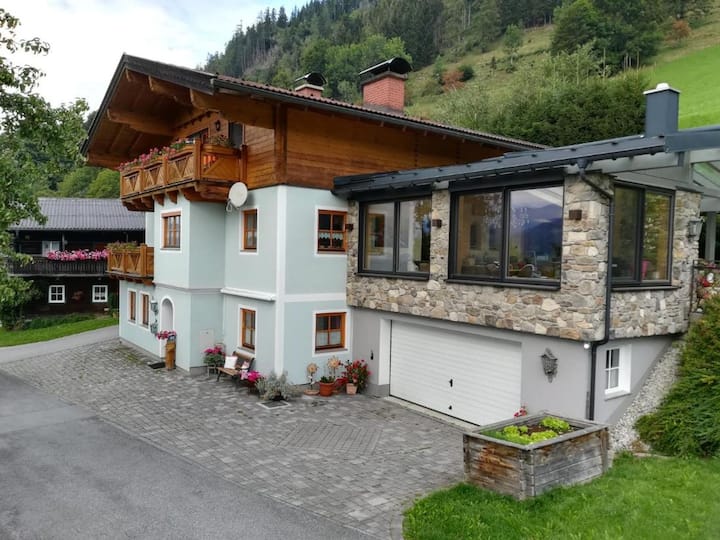 Charmant Appartement à Goldegg, Autriche – Vue Sur - Goldegg