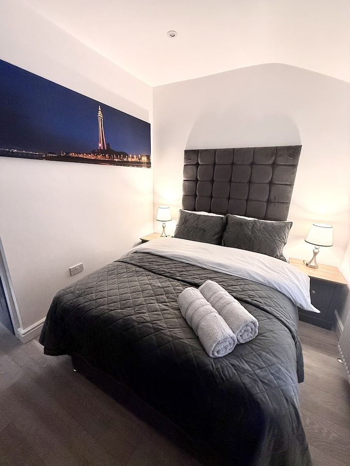 Standard Suite With Spa Bath - Blackpool